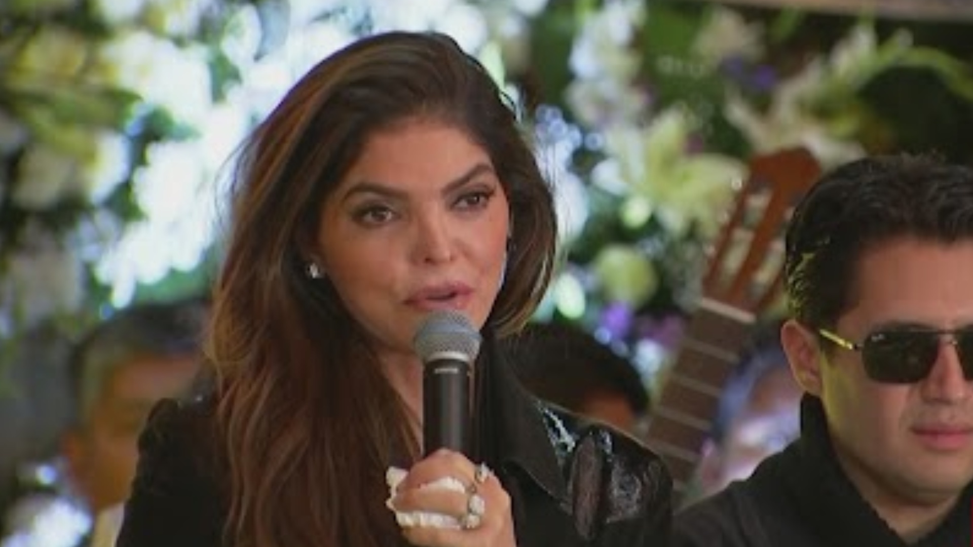 Ana Bárbara Acude al Homenaje de Paquita la del Barrio en CDMX; La Despide con "Palomazo" | N+